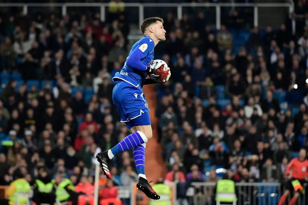 Real Sociedad goalkeeper Álex Remiro returns to training after ...