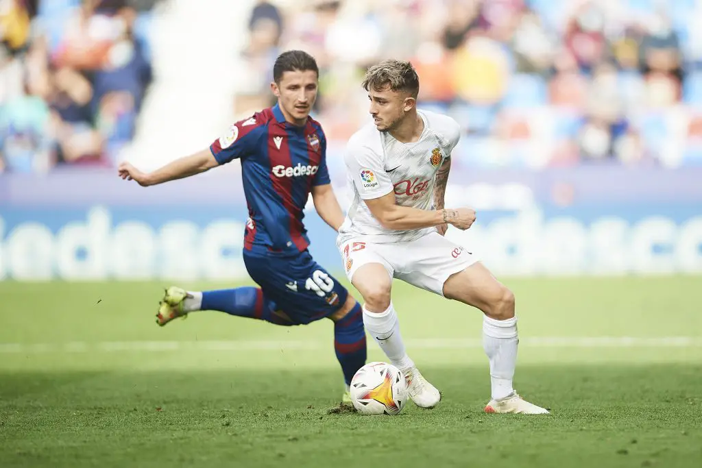 Official | Pablo Maffeo signs with Mallorca until 2026 - Get Spanish ...