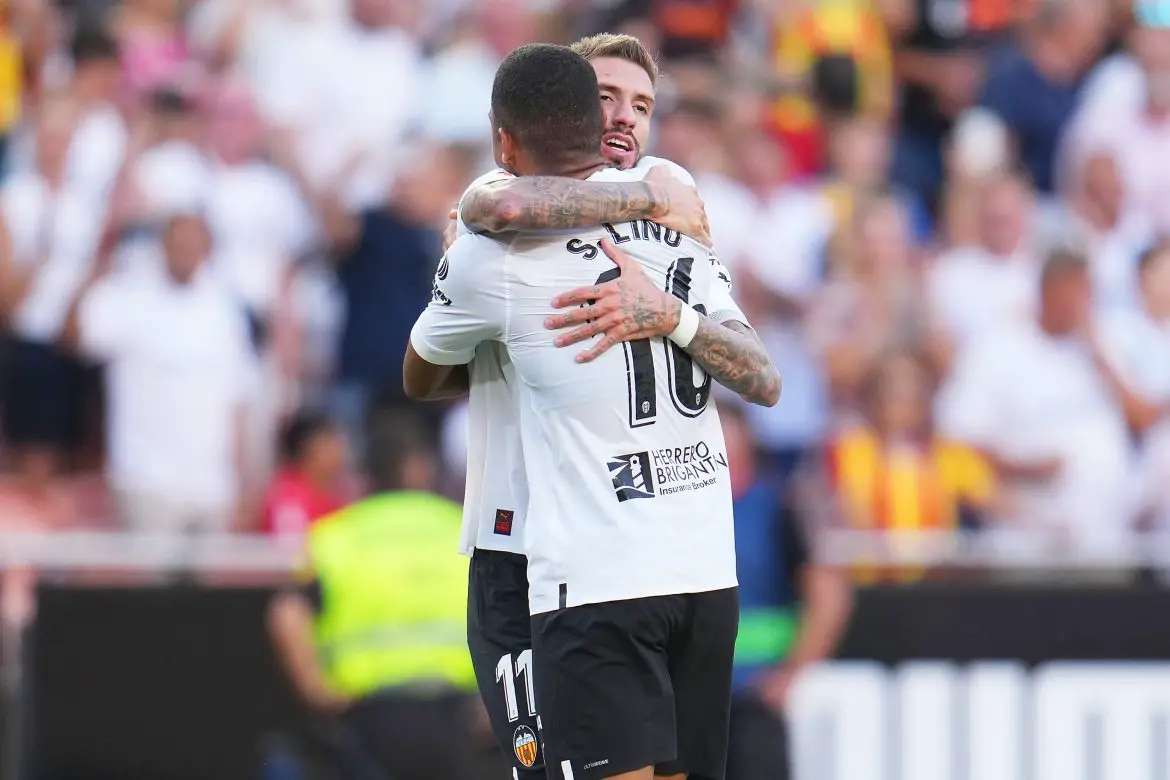 Samu Castillejo: "There is a great group of players at Valencia." - Get ...