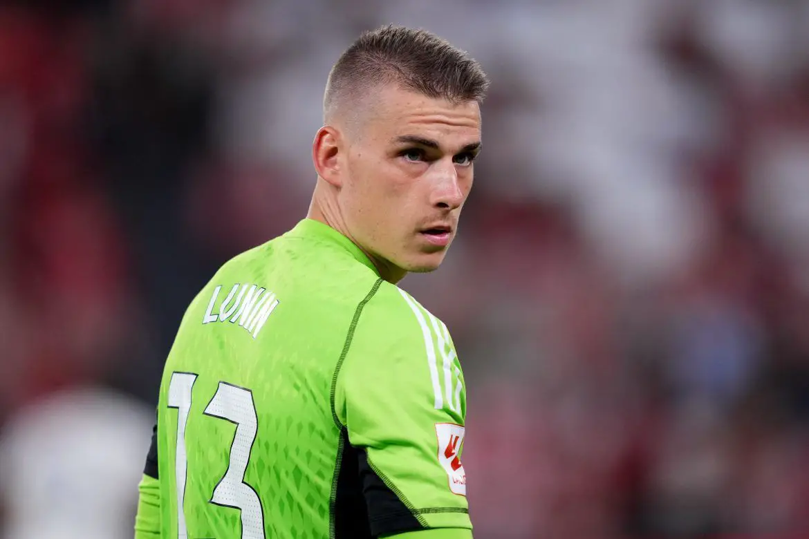 Real Madrid legend calls for Andriy Lunin to start ahead of Courtois in ...