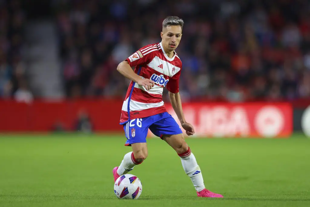 Official | Bayern Munich sign Bryan Zaragoza from Granada - Get Spanish ...