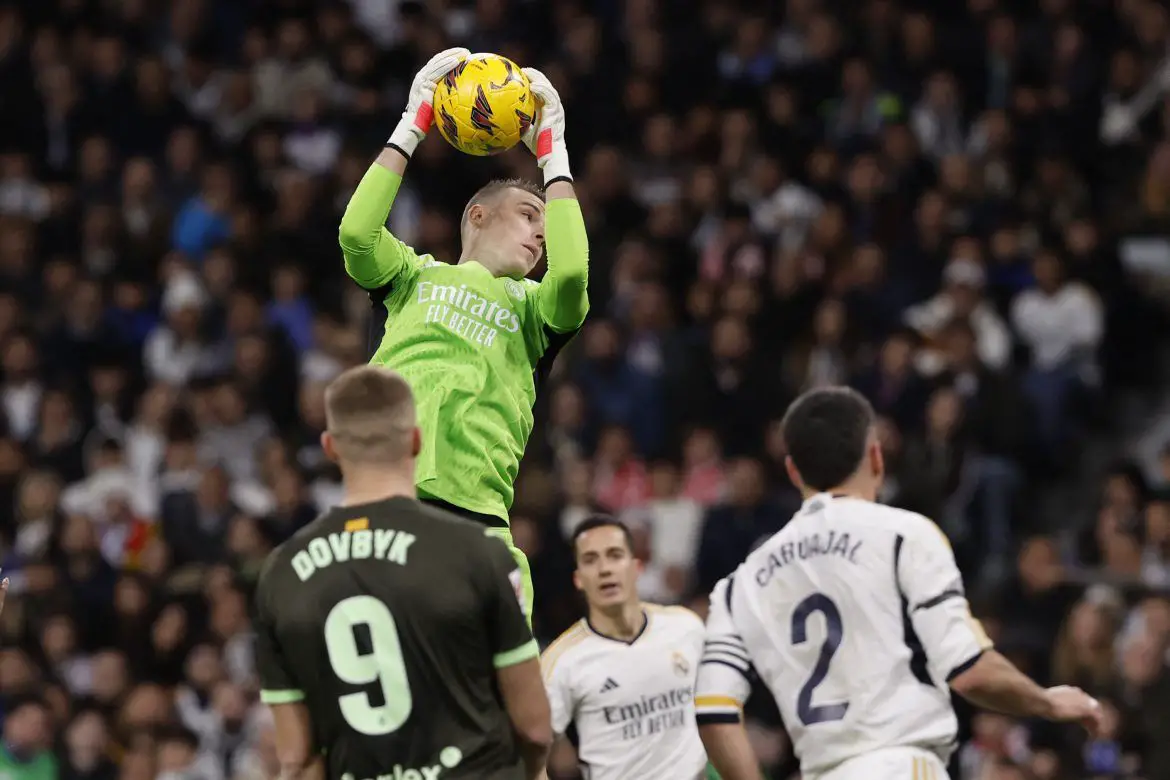 Real Madrid ready to reward the performances of Andriy Lunin - Get ...