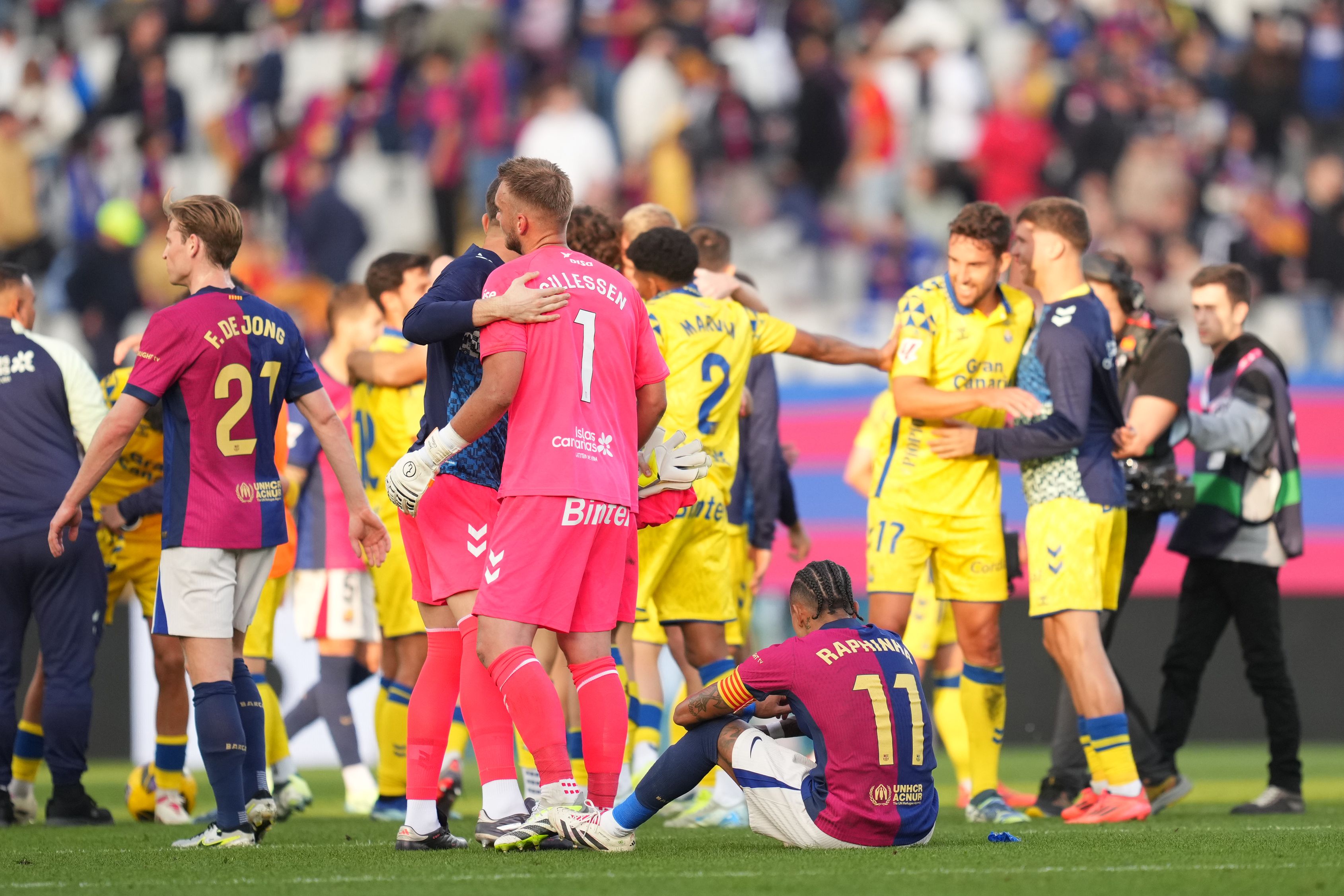 Barcelona stars refuse media interviews after Las Palmas - Get Spanish ...