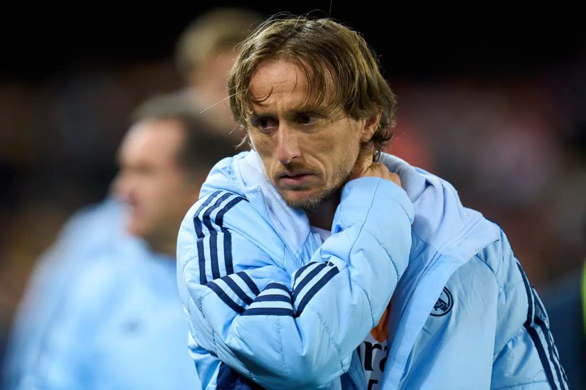 Photo: Real Madrid stars left in shock on bench after collapse vs ...