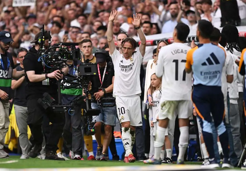 A Real Madrid legend was waiting for Luka Modrić on the bench after ...