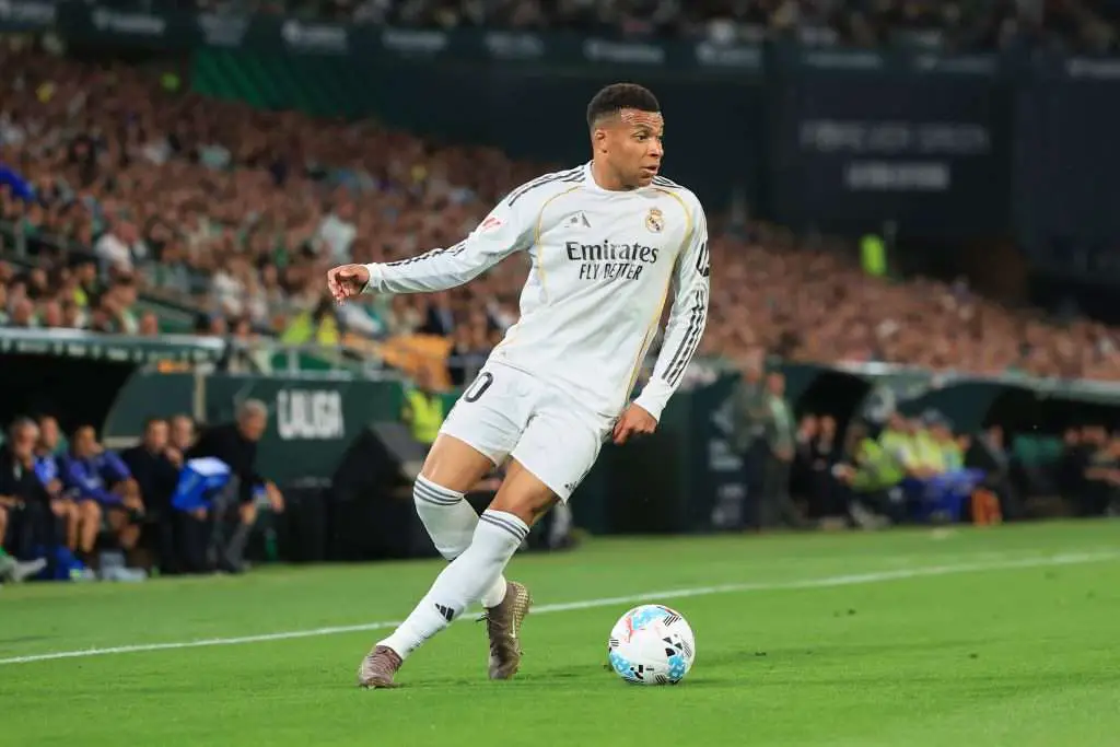 On-loan Endrick defends Real Madrid star Kylian Mbappé - Get Spanish ...
